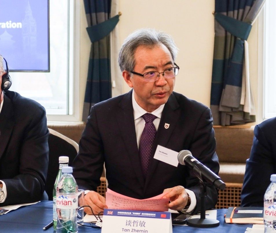 Tan Zhemin leads NJU delegation to the UK and Holland